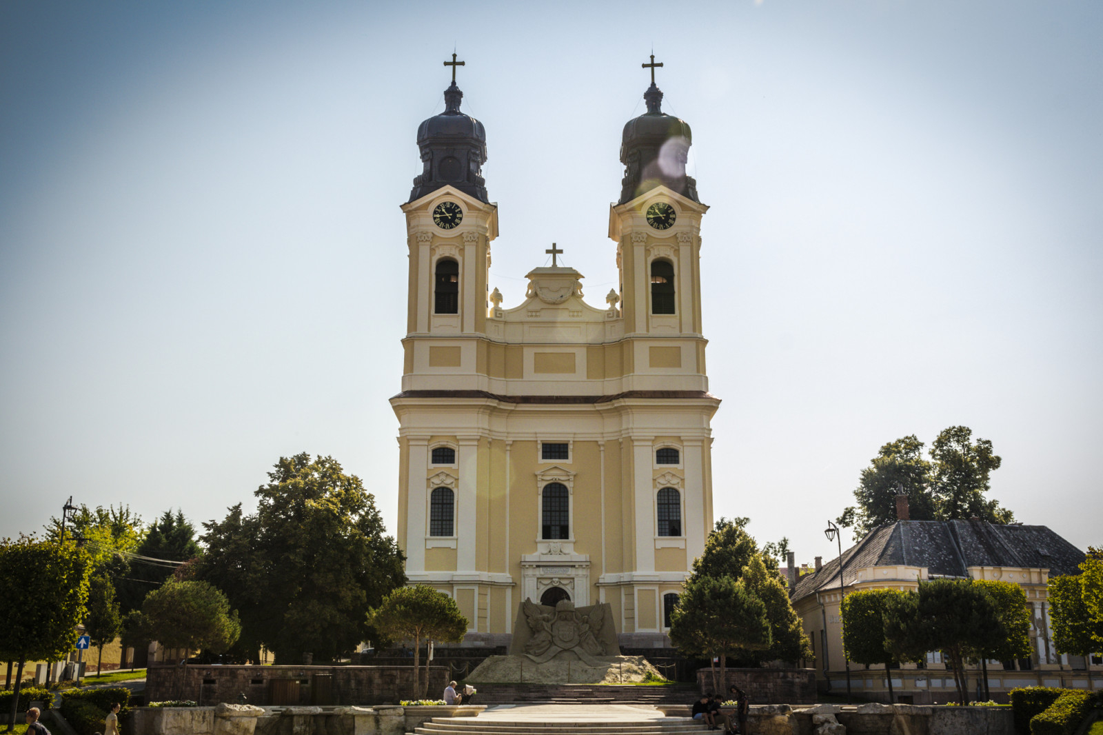 Krisztus keresztje által kapunk erőt – Veres András megáldotta a ...