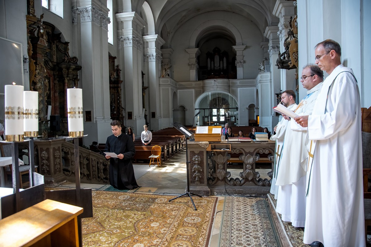 Krisztus hiteles tanúiként a kicsinyekért és a szegényekért – Új hivatások a piarista rendben ...