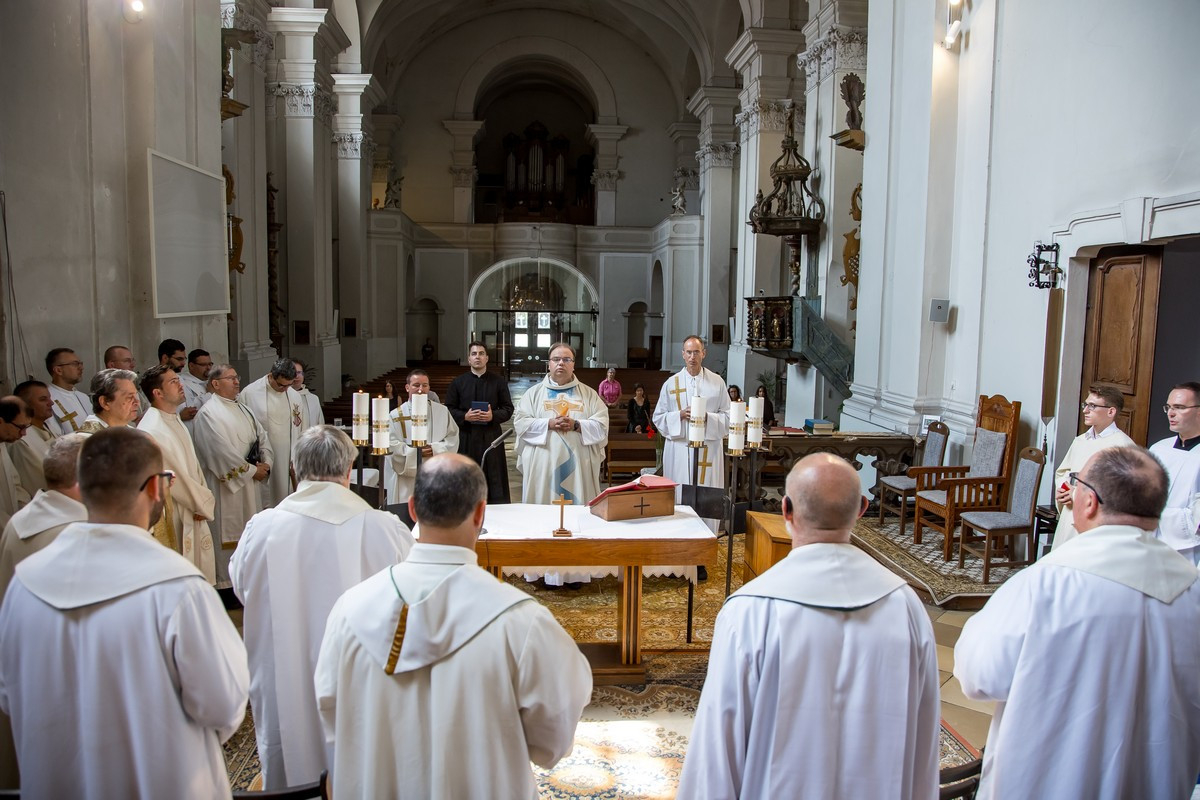 Krisztus hiteles tanúiként a kicsinyekért és a szegényekért – Új hivatások a piarista rendben ...