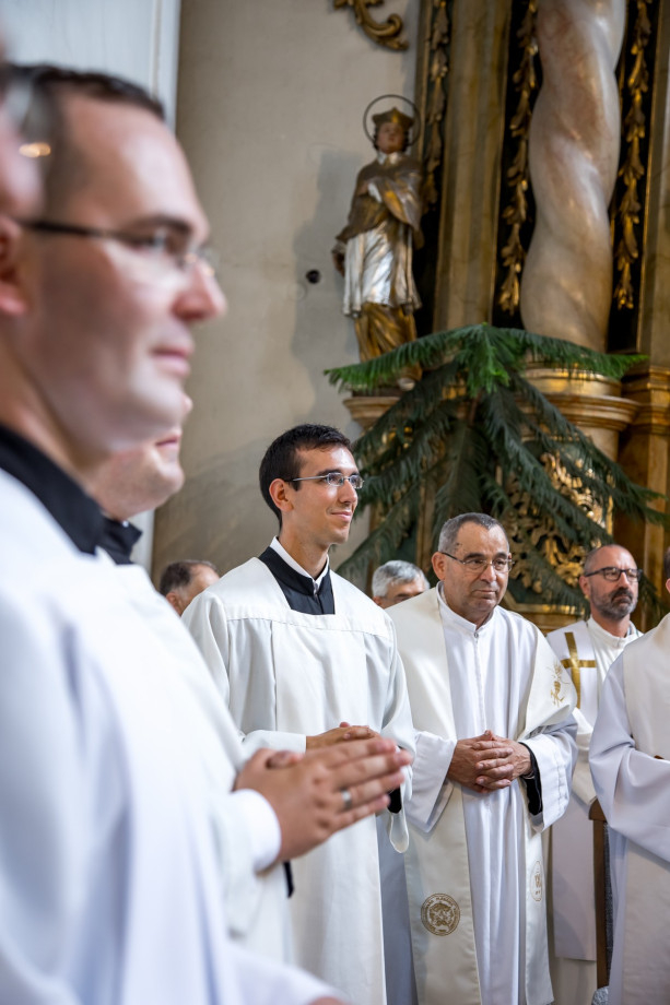 Krisztus hiteles tanúiként a kicsinyekért és a szegényekért – Új hivatások a piarista rendben ...