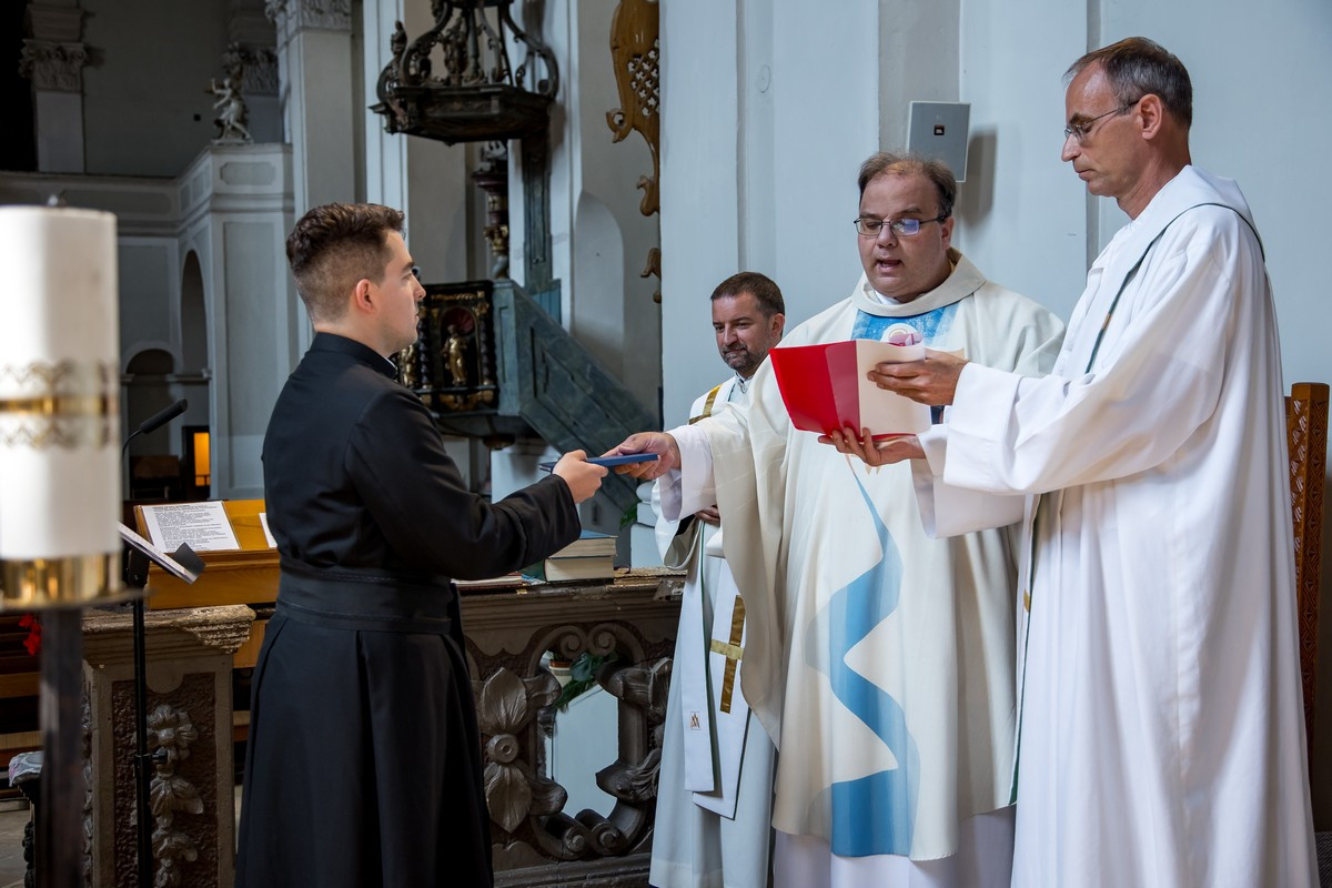 Krisztus hiteles tanúiként a kicsinyekért és a szegényekért – Új hivatások a piarista rendben ...