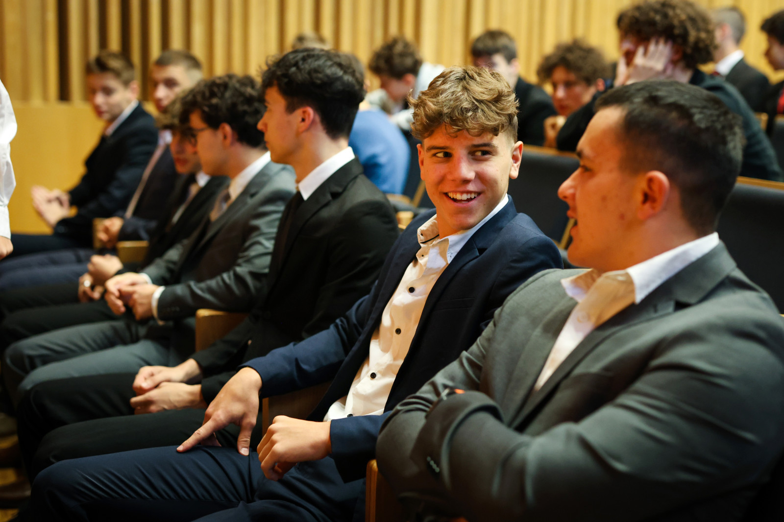 Az igazat mondjam? – Michael W. Banach érsek találkozott a pannonhalmi ...