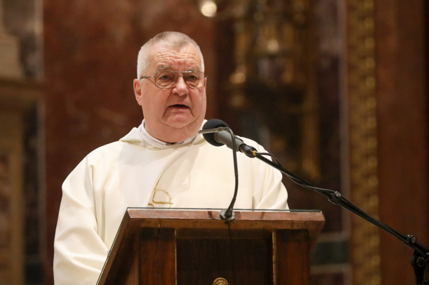 Inkább létezni, mint látszani – Ullmann Péter Ágoston premontrei ...