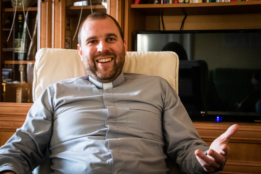 Holló Gábor: A fiatalok szomjazzák Isten jelenlétét, szeretetét ...