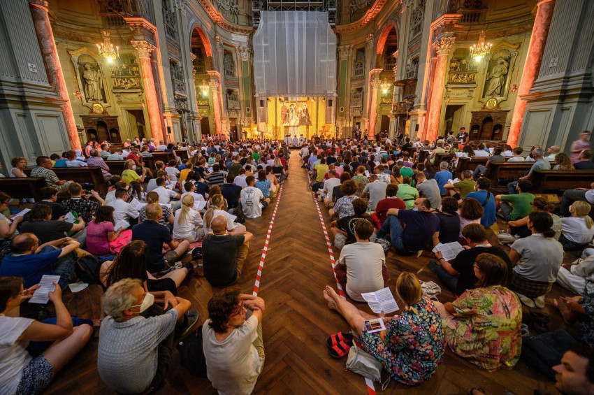 Véget ért a 44. európai taizéi ifjúsági találkozó Torinóban | Magyar ...
