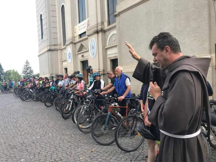 Csend, hála, eső és énekszó a tizenötödik erdélyi Ferences Biciklitúrán ...