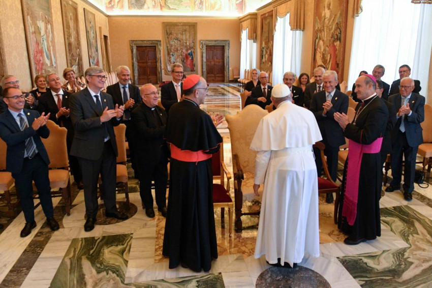 Ferenc pápa a spanyol Caritas képviselőihez: Legyetek Krisztus kinyújtott karja! | Magyar Kurír ...