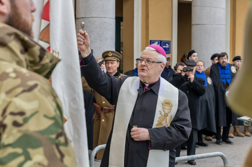 Székesfehérváron emléktáblát állítottak a Szent István 3. gyalogezred ...