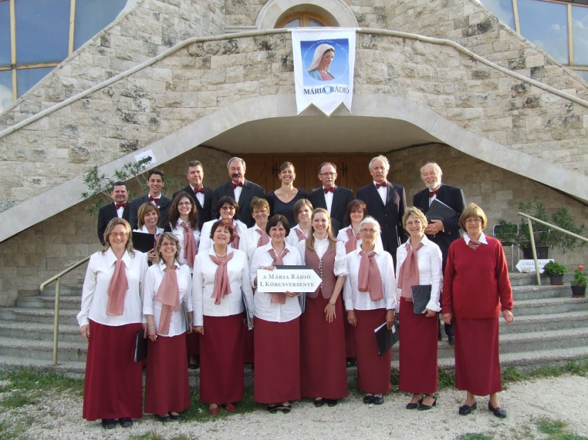 „Aki énekel, kétszeresen imádkozik!” – Várja új tagjait a veszprémi ...