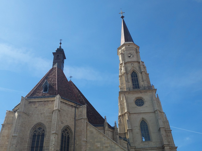 Felújították a kolozsvári Szent Mihály-templom toronyóráját | Magyar ...