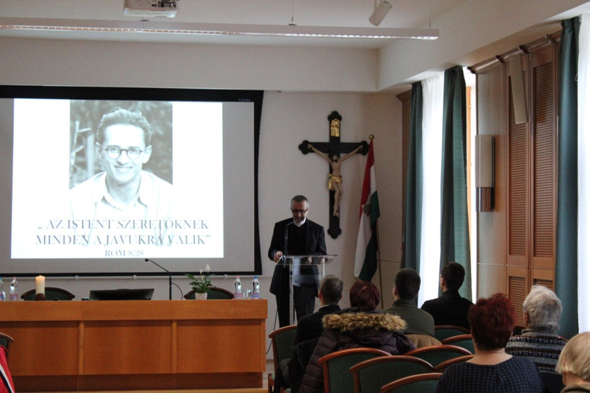Hogyan lett boldog Brenner János? – Szabadegyetemi előadás a győri ...