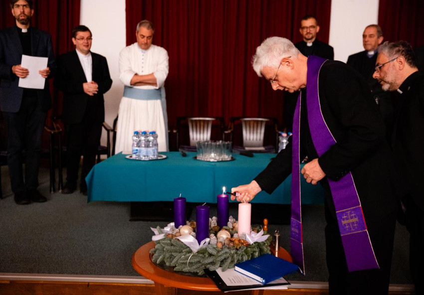 Mérnökként végzett papok kerekasztal-beszélgetése a Műegyetem adventi ...