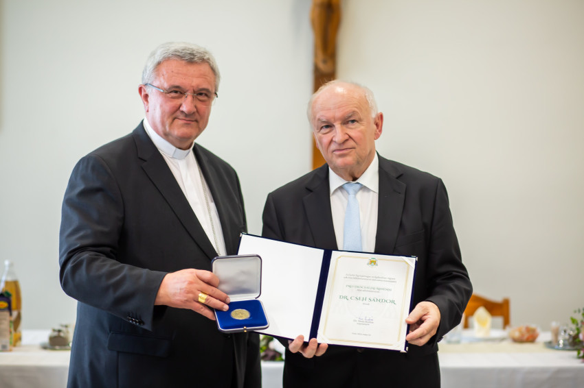 Pro Diocesi Jaurinensi díjat kapott Cseh Sándor, a győri Szent László ...