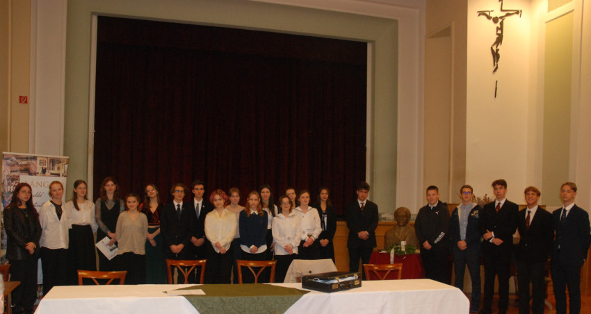 Jónással vívódtak – Babits-verseny Pécsett a Ciszterci Rend Nagy Lajos ...