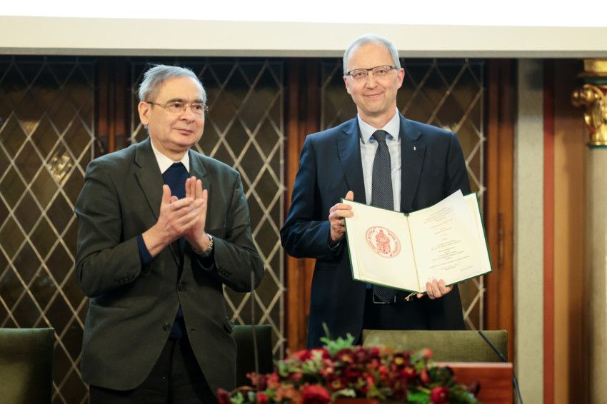 Molnár Antal történész székfoglaló előadást tartott a Szent István ...