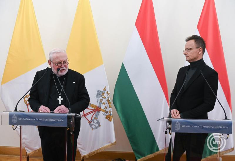 Magyarország és a Vatikán kiáll a béke mellett – Sajtótájékoztató ...