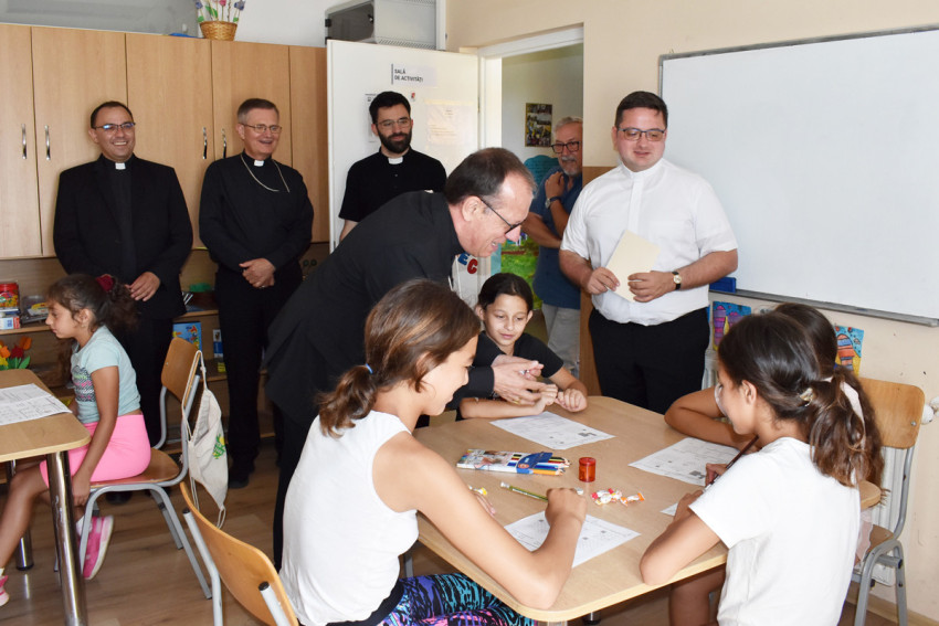 Giampiero Gloder romániai apostoli nuncius a karitász túrterebesi ...