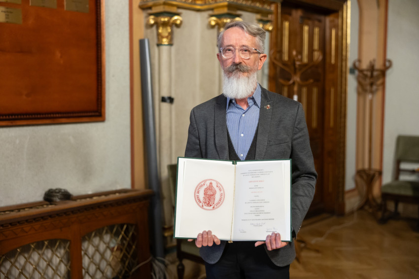 Mikó Árpád művészettörténész székfoglaló előadást tartott a Szent ...