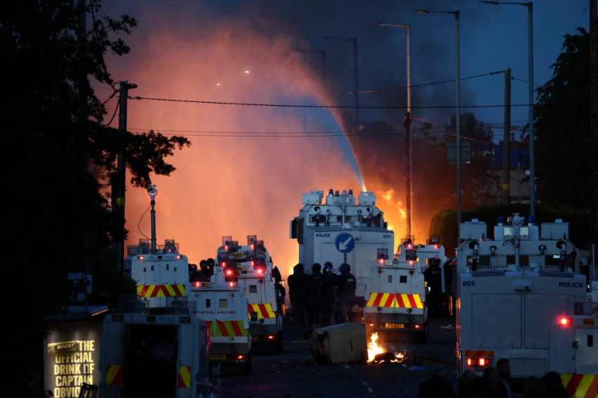 Belfasti zavargások: Az egyházak határozottan elítélik a bevándorlók ...