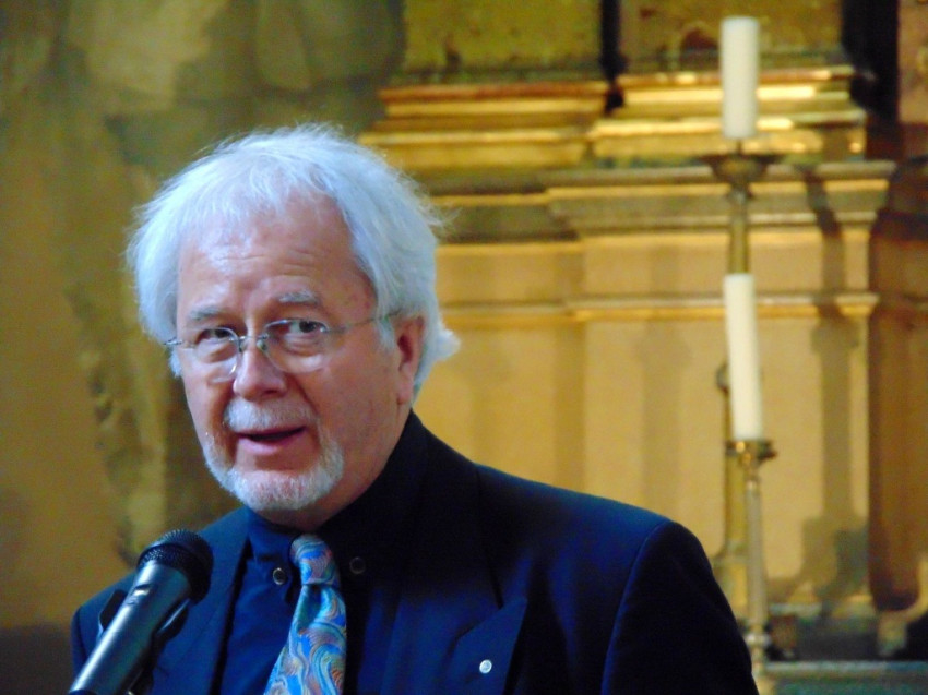 Megnyílt Madarassy István ötvösművész tárlata Veszprémben | Magyar ...