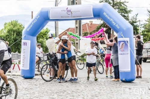 Csíksomlyón értek célba a Mária Maraton résztvevői | Magyar Kurír ...