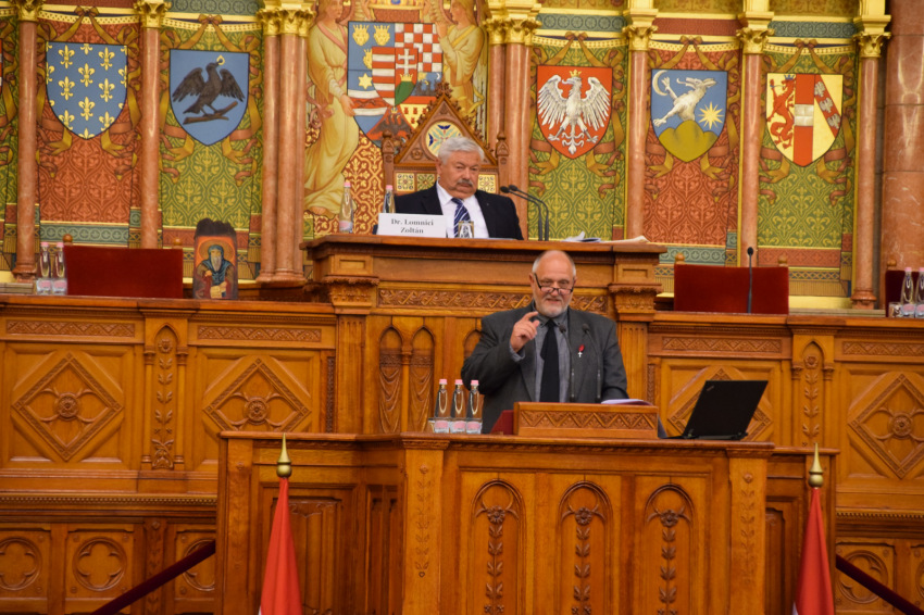 Konferenciát rendeztek az 1444-es várnai csata évfordulója alkalmából ...