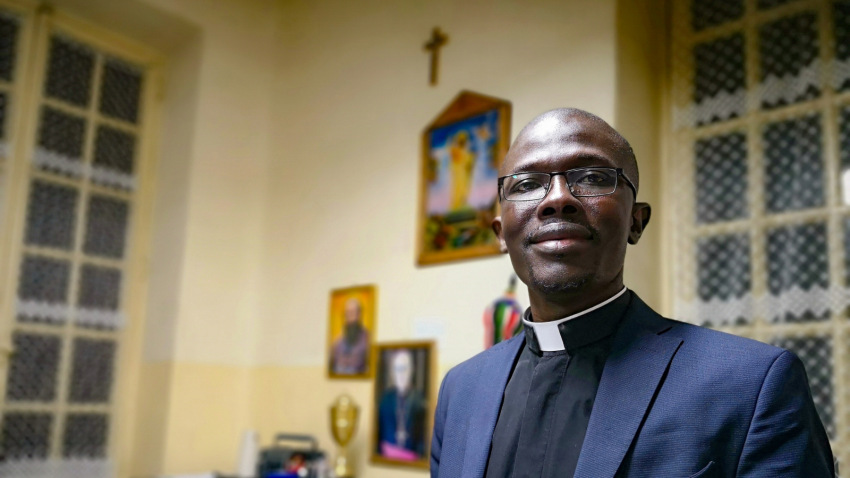 Egy Kairóban élő pap az egyiptomi keresztényüldözésről és ...